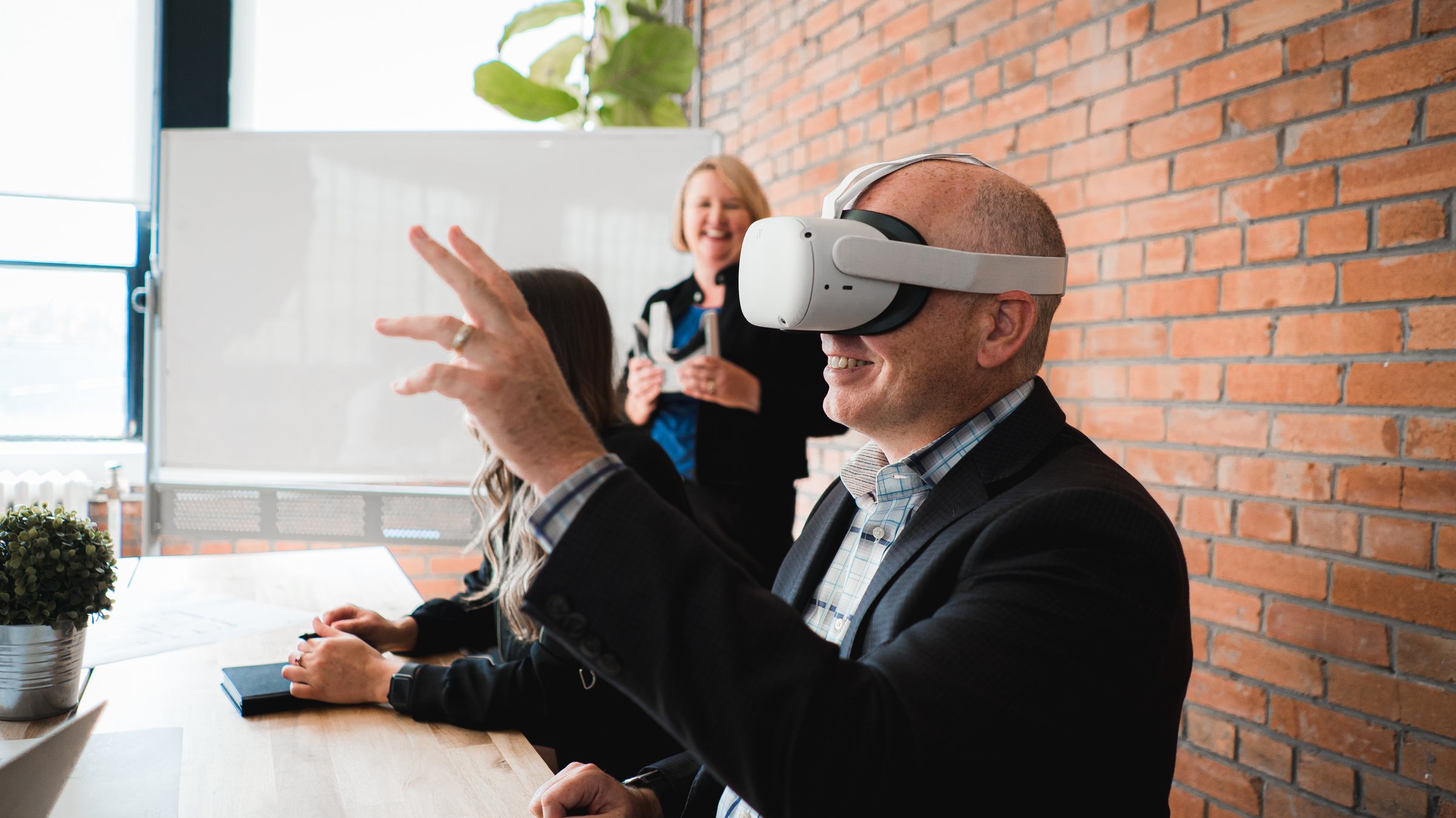 Improving Architectural Client Communication with VR and AR